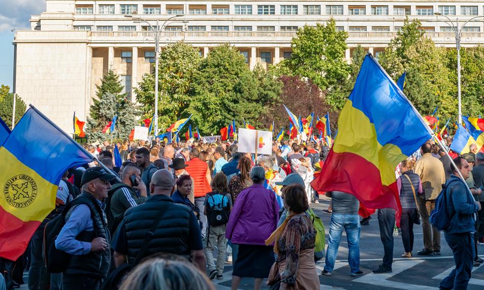 Rumuni zaprotestowali przywiązanie do wartości. "Nie będziemy pochylać ...