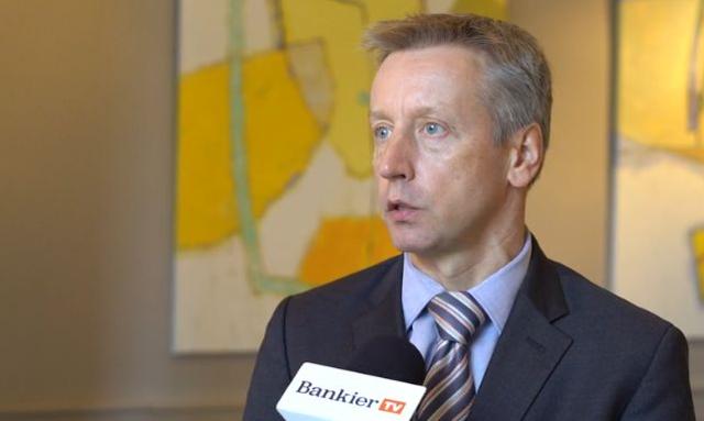 Adamiak: Możemy się spodziewać niewielkiego osłabienia złotego - Bankier.pl
