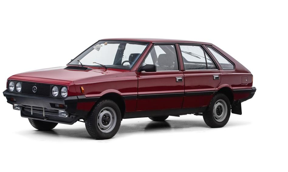 Fabrycznie nowy polonez sprzedany na aukcji za rekordową cenę - Bankier.pl